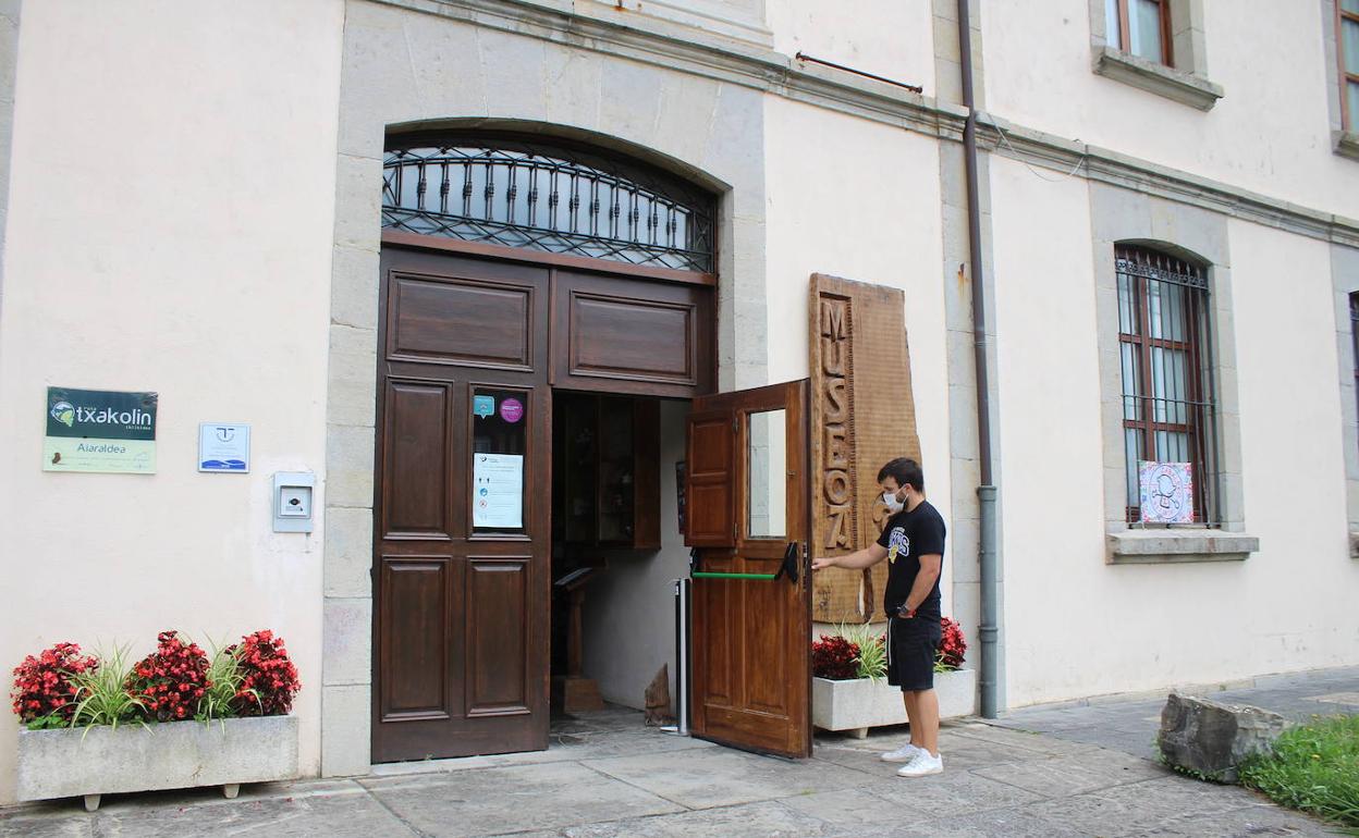 El Museo Etnográfico de Artziniega reabre sus puertas | El Correo